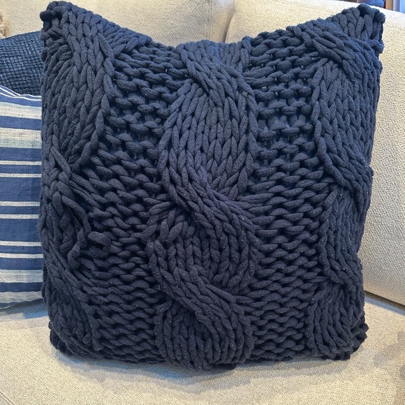 Pottery Barn | Accents | Pottery Barn Colossal Handknit Pillow Navy ...